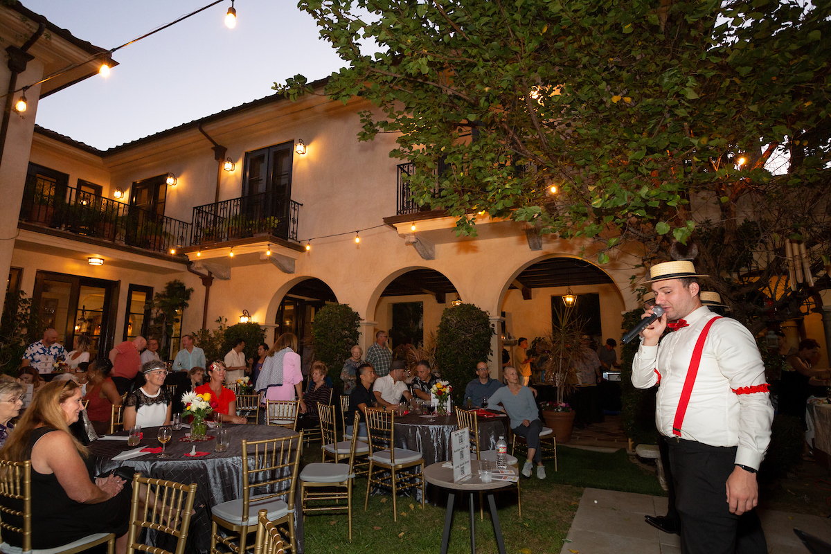 Bluff Park Neighborhood Association – a Vintage Night under the Lamp Light